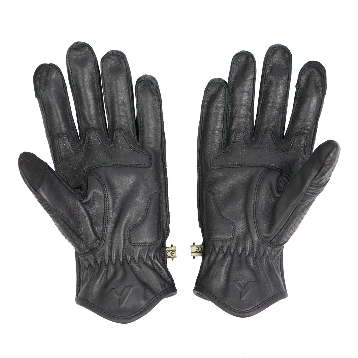 Pilot gloves store